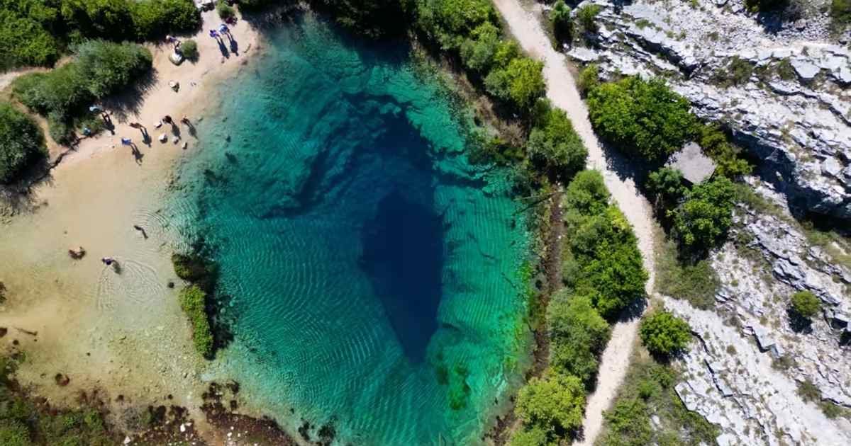 10 Most Mysterious Places on Earth - Let's Know That